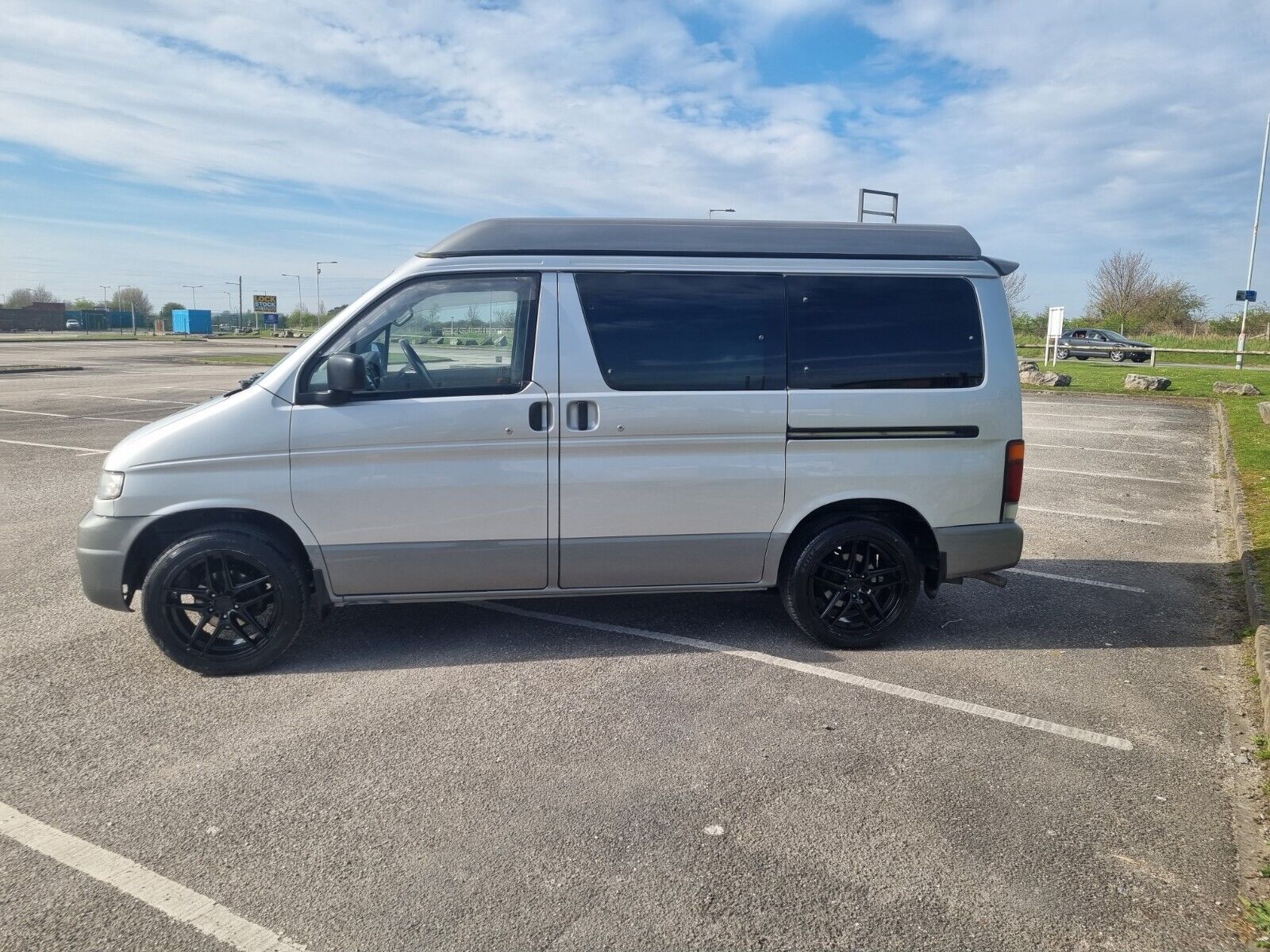 MAZDA BONGO 2.5 TD CAMPER VAN POP TOP AUTO (2005) - Mazda Bongo Auto Centre