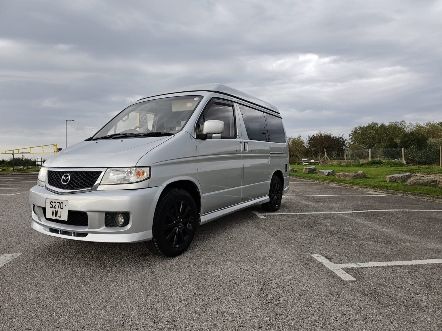 Mazda Bongo 2.5 V6 CAMPER VAN - Mazda Bongo Auto Centre
