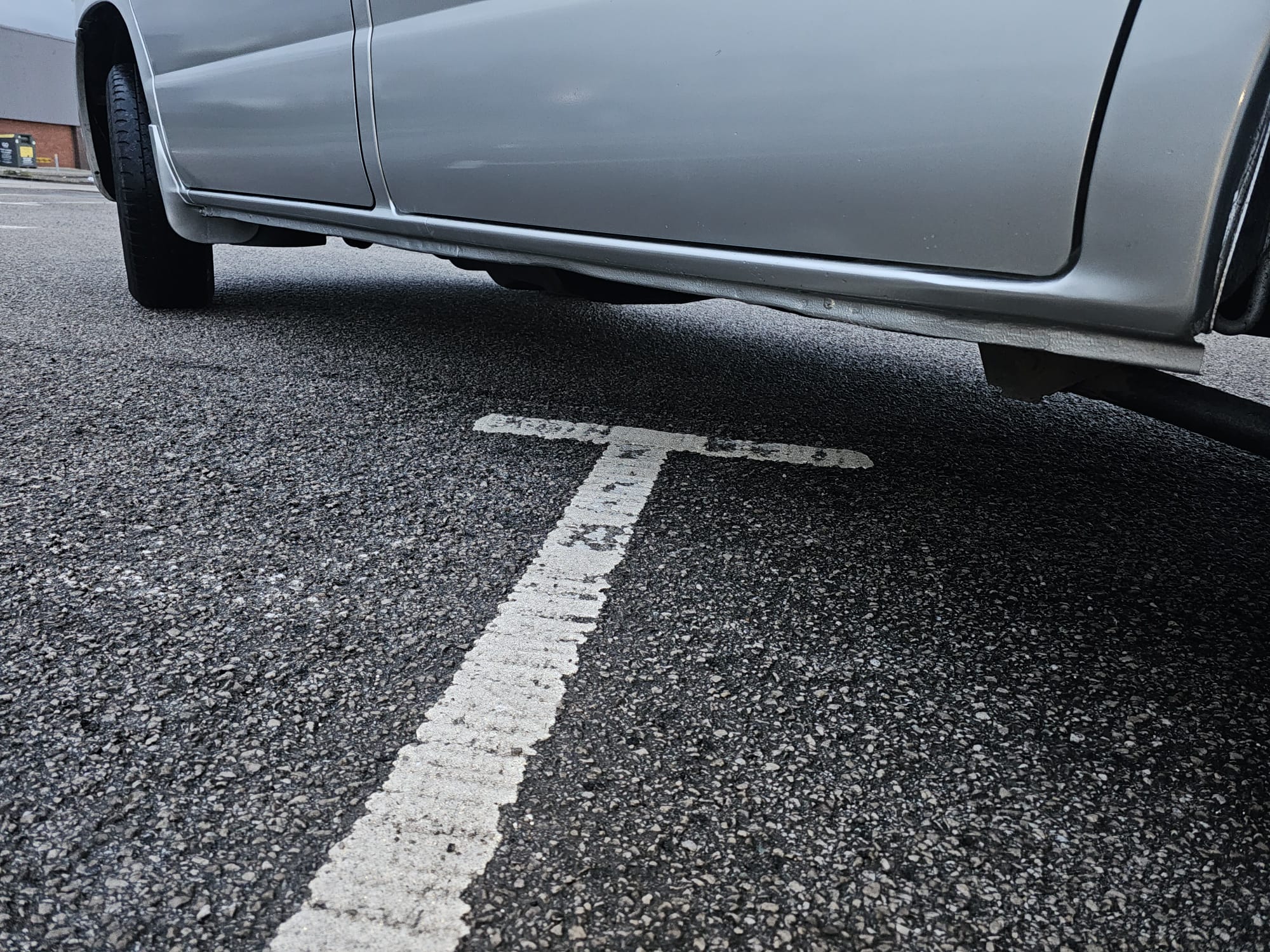 MAZDA BONGO 2.0 PETROL TIN TOP FACE LIFT (2000) - Mazda Bongo Auto Centre