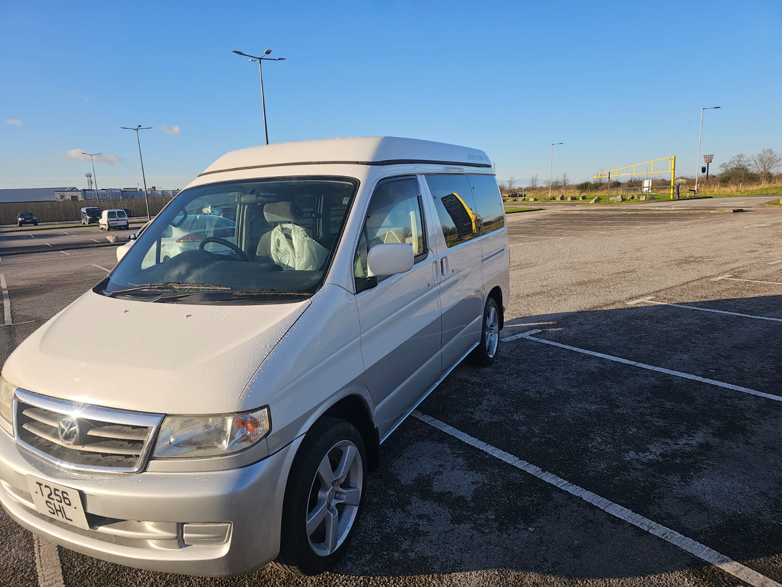 Nissan Bongo Van