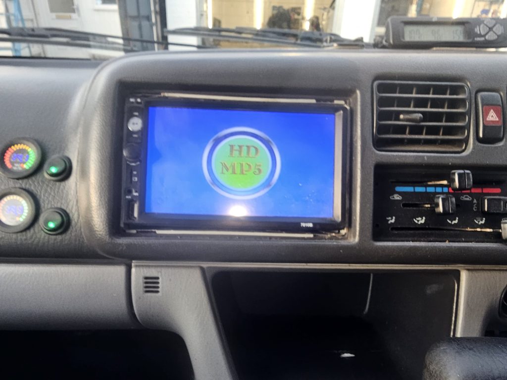 Mazda Bongo 2.5TD 4x4 Pop-Top Campervan - Mazda Bongo Auto Centre
