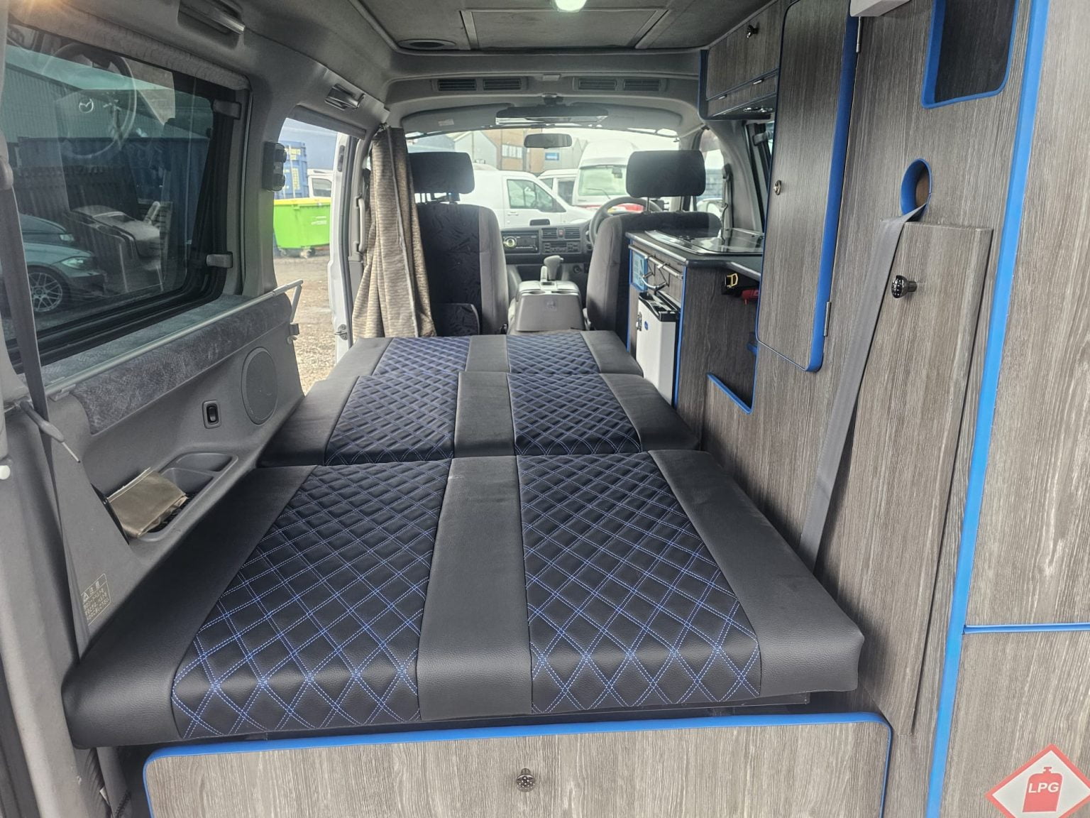 Mazda Bongo 2.5TD Pop-Top Automatic Campervan - Mazda Bongo Auto Centre